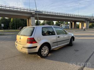 Pelēks Volkswagen Golf 2003 Rīga, ar dzinēja tilpumu 1.90 L un nobraukumu 450 tūkst. km par 800 €, foto 5 vietnē AUTOMOTO.COM.LV
