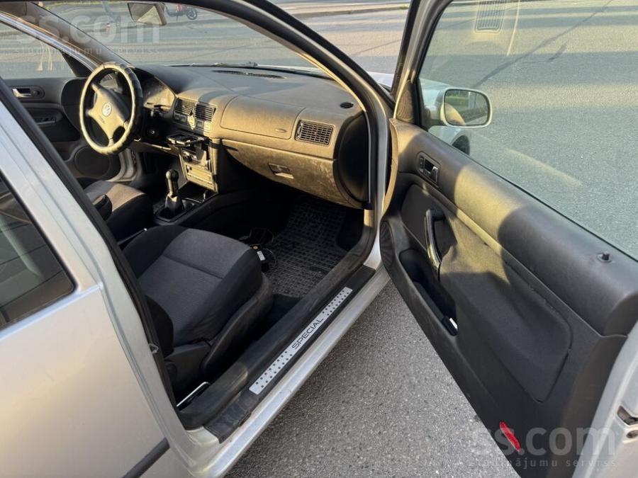Pelēks Volkswagen Golf 2003 Rīga, ar dzinēja tilpumu 1.90 L un nobraukumu 450 tūkst. km par 800 €, foto 9 vietnē AUTOMOTO.COM.LV