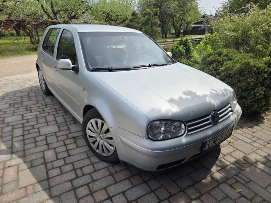 Pelēks Volkswagen Golf 2003 Rīga, ar dzinēja tilpumu 1.90 L un nobraukumu 310 tūkst. km par 950 €, foto 1 vietnē AUTOMOTO.COM.LV