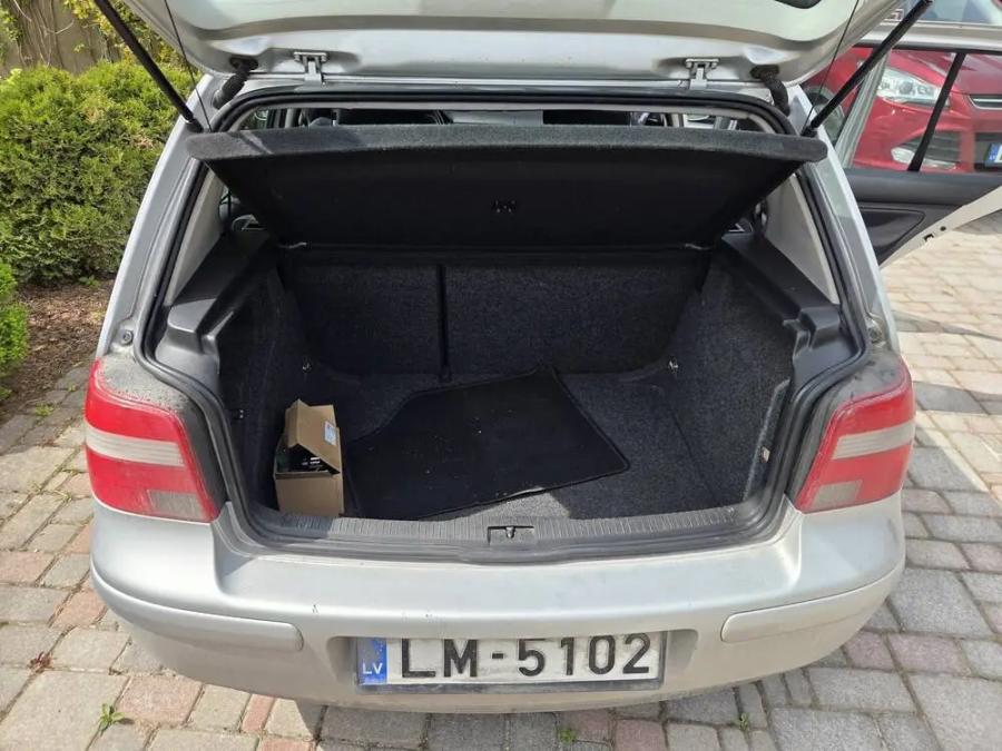 Pelēks Volkswagen Golf 2003 Rīga, ar dzinēja tilpumu 1.90 L un nobraukumu 310 tūkst. km par 950 €, foto 6 vietnē AUTOMOTO.COM.LV