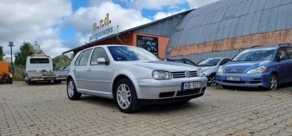 Pelēks Volkswagen Golf 2003 Valmiera, ar dzinēja tilpumu 1.90 L un nobraukumu 304 tūkst. km par 2000 €, foto 1 vietnē AUTOMOTO.COM.LV