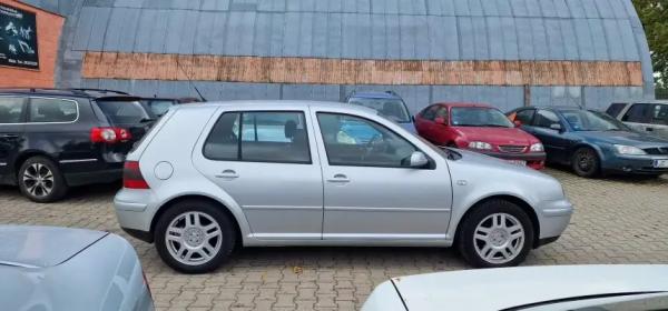 Pelēks Volkswagen Golf 2003 Valmiera, ar dzinēja tilpumu 1.90 L un nobraukumu 304 tūkst. km par 2000 €, foto 2 vietnē AUTOMOTO.COM.LV