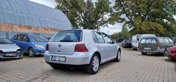 Pelēks Volkswagen Golf 2003 Valmiera, ar dzinēja tilpumu 1.90 L un nobraukumu 304 tūkst. km par 2000 €, foto 3 vietnē AUTOMOTO.COM.LV