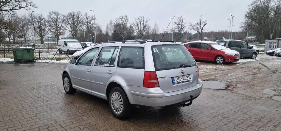 Grey Volkswagen Golf 2003 in Valmiera, with an engine capacity of 1.90 L and mileage of 377 thousand km for 1300 €, photo 5 on AUTOMOTO.COM.LV