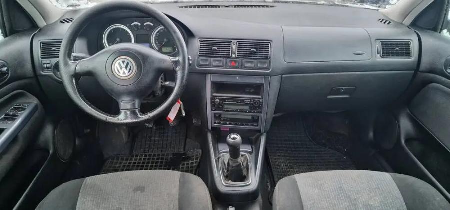 Grey Volkswagen Golf 2003 in Valmiera, with an engine capacity of 1.90 L and mileage of 377 thousand km for 1300 €, photo 8 on AUTOMOTO.COM.LV