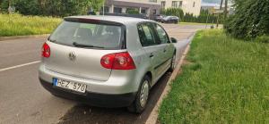 Pelēks Volkswagen Golf 2003 Kauņa, ar dzinēja tilpumu 1.60 L un nobraukumu 131 tūkst. km par 1000 €, foto 3 vietnē AUTOMOTO.COM.LV