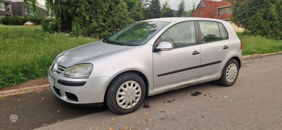 Pelēks Volkswagen Golf 2003 Kauņa, ar dzinēja tilpumu 1.60 L un nobraukumu 131 tūkst. km par 1000 €, foto 4 vietnē AUTOMOTO.COM.LV
