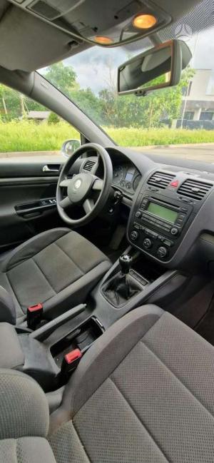 Pelēks Volkswagen Golf 2003 Kauņa, ar dzinēja tilpumu 1.60 L un nobraukumu 131 tūkst. km par 1000 €, foto 9 vietnē AUTOMOTO.COM.LV