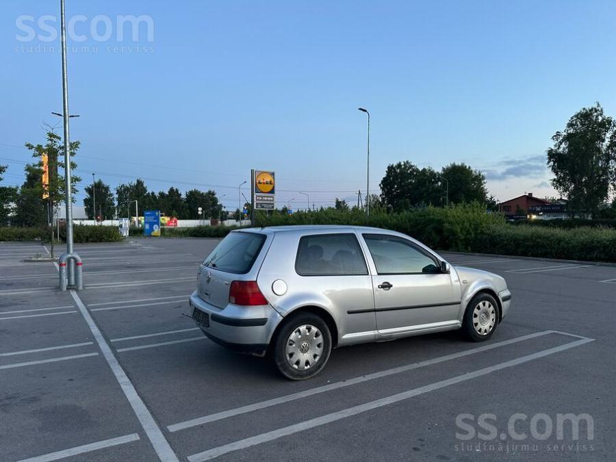 Grey Volkswagen Golf 2003 in Riga, with an engine capacity of 1.90 L and mileage of 390 thousand km for 1000 €, photo 4 on AUTOMOTO.COM.LV