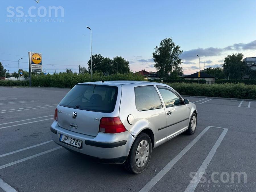 Grey Volkswagen Golf 2003 in Riga, with an engine capacity of 1.90 L and mileage of 390 thousand km for 1000 €, photo 5 on AUTOMOTO.COM.LV