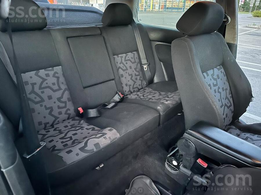 Grey Volkswagen Golf 2003 in Riga, with an engine capacity of 1.90 L and mileage of 390 thousand km for 1000 €, photo 11 on AUTOMOTO.COM.LV