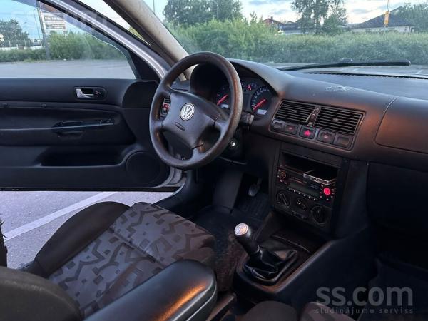 Pelēks Volkswagen Golf 2003 Rīga, ar dzinēja tilpumu 1.90 L un nobraukumu 390 tūkst. km par 950 €, foto 8 vietnē AUTOMOTO.COM.LV