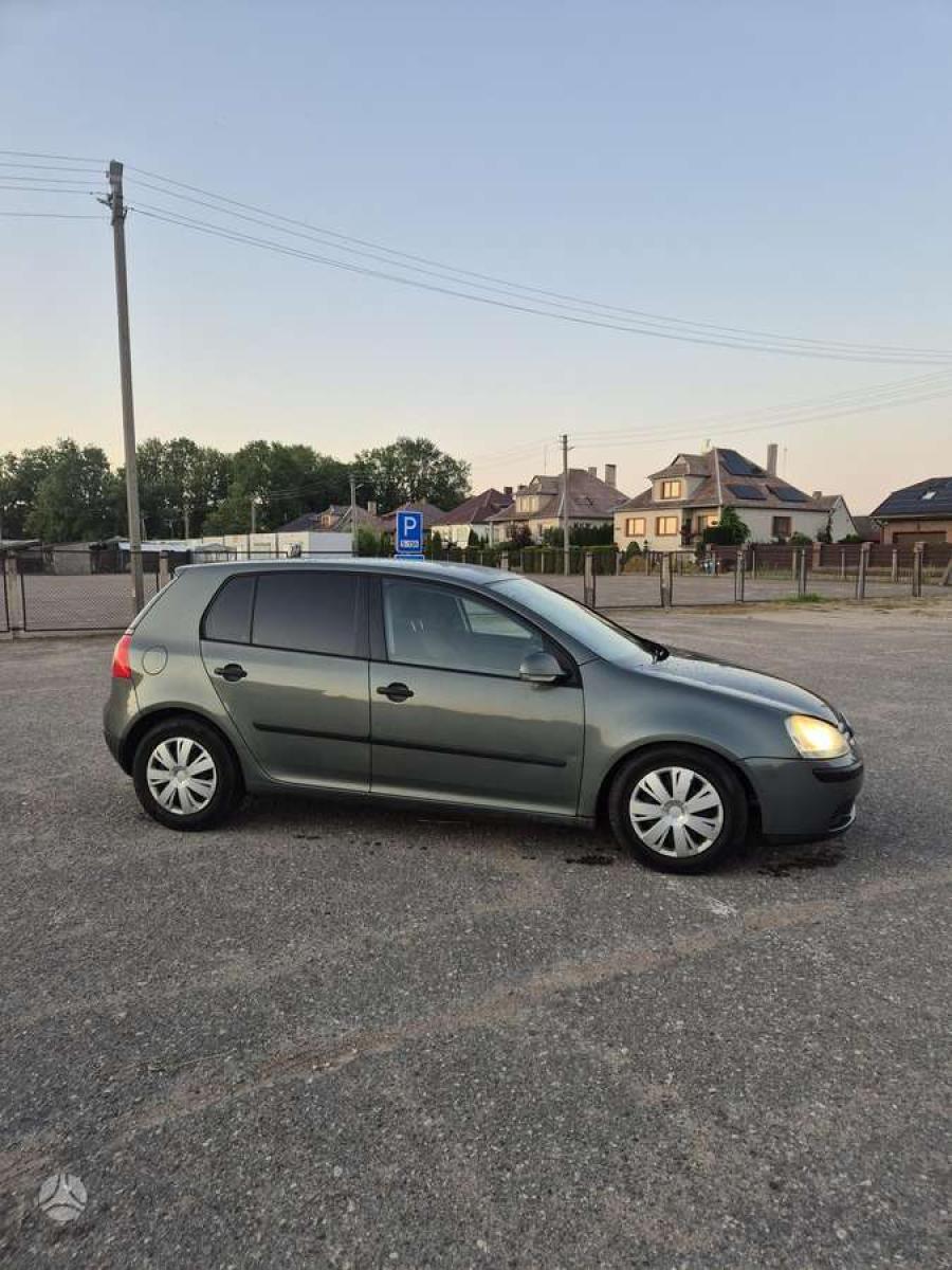 Pelēks Volkswagen Golf 2003 Vilkaviškis, ar dzinēja tilpumu 1.90 L un nobraukumu 374 tūkst. km par 850 €, foto 3 vietnē AUTOMOTO.COM.LV