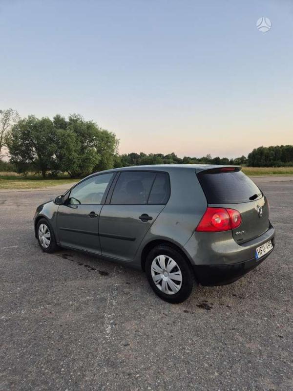 Grey Volkswagen Golf 2003 in Vilkaviskis, with an engine capacity of 1.90 L and mileage of 374 thousand km for 850 €, photo 4 on AUTOMOTO.COM.LV