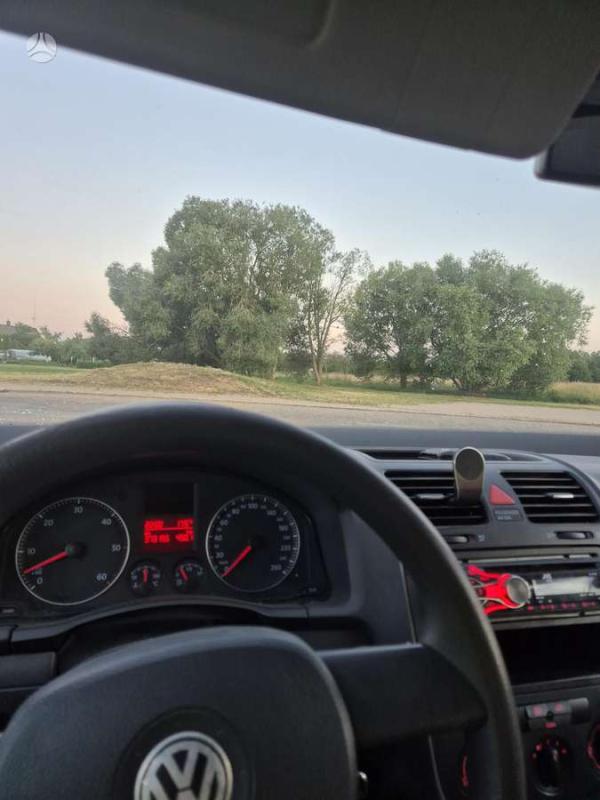 Grey Volkswagen Golf 2003 in Vilkaviskis, with an engine capacity of 1.90 L and mileage of 374 thousand km for 850 €, photo 6 on AUTOMOTO.COM.LV