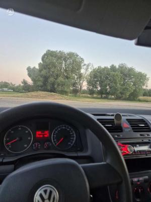 Pelēks Volkswagen Golf 2003 Vilkaviškis, ar dzinēja tilpumu 1.90 L un nobraukumu 374 tūkst. km par 850 €, foto 7 vietnē AUTOMOTO.COM.LV