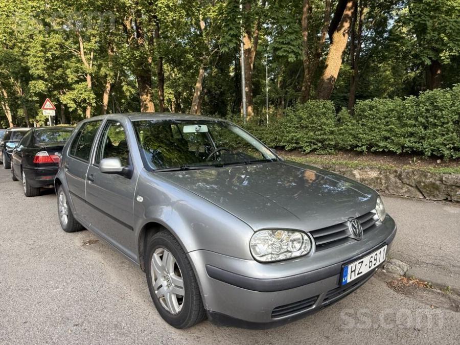 Pelēks Volkswagen Golf 2003 Rīga, ar dzinēja tilpumu 1.60 L un nobraukumu 230 tūkst. km par 1650 €, foto 3 vietnē AUTOMOTO.COM.LV