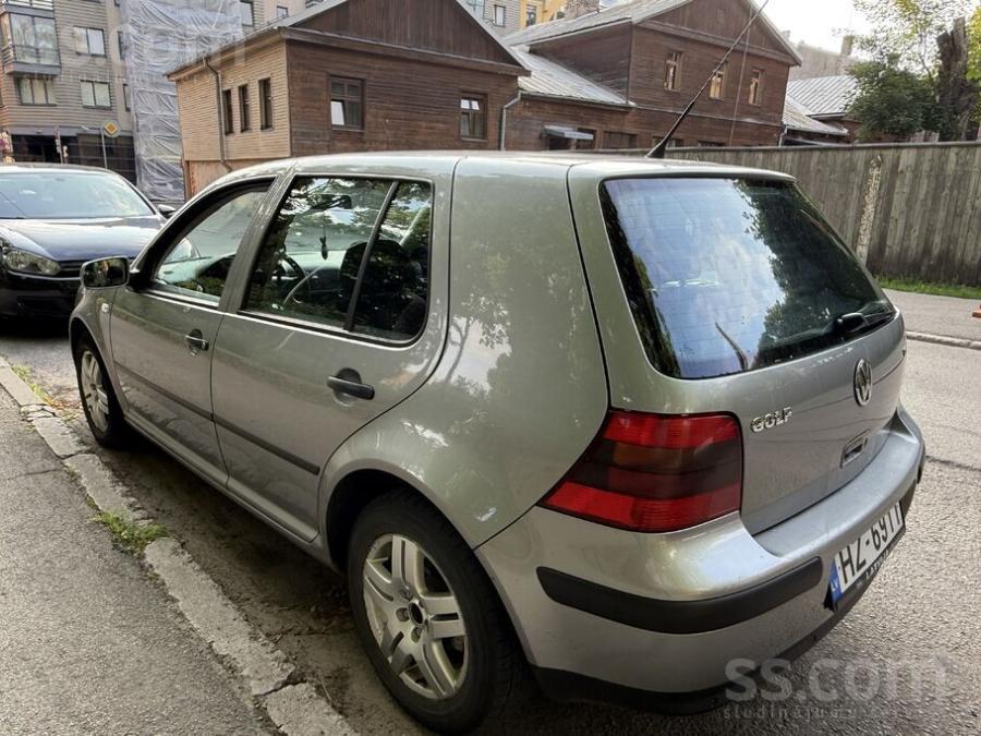 Pelēks Volkswagen Golf 2003 Rīga, ar dzinēja tilpumu 1.60 L un nobraukumu 230 tūkst. km par 1650 €, foto 5 vietnē AUTOMOTO.COM.LV
