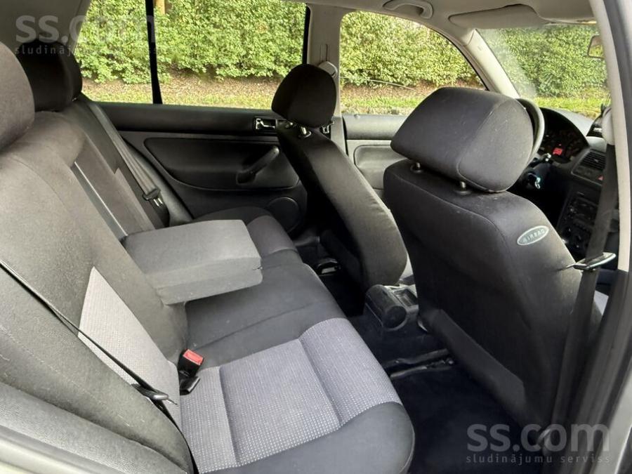 Pelēks Volkswagen Golf 2003 Rīga, ar dzinēja tilpumu 1.60 L un nobraukumu 230 tūkst. km par 1650 €, foto 6 vietnē AUTOMOTO.COM.LV