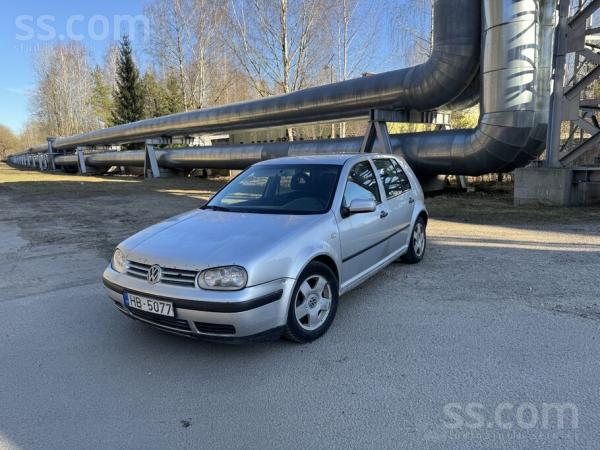 Pelēks Volkswagen Golf 2003 Rīga, ar dzinēja tilpumu 1.90 L un nobraukumu 570 tūkst. km par 1000 €, foto 1 vietnē AUTOMOTO.COM.LV