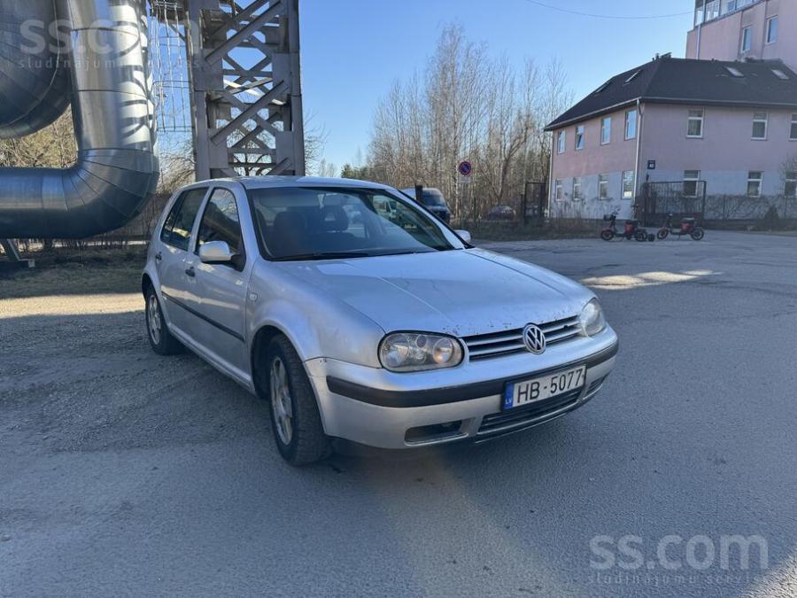 Pelēks Volkswagen Golf 2003 Rīga, ar dzinēja tilpumu 1.90 L un nobraukumu 570 tūkst. km par 1000 €, foto 4 vietnē AUTOMOTO.COM.LV
