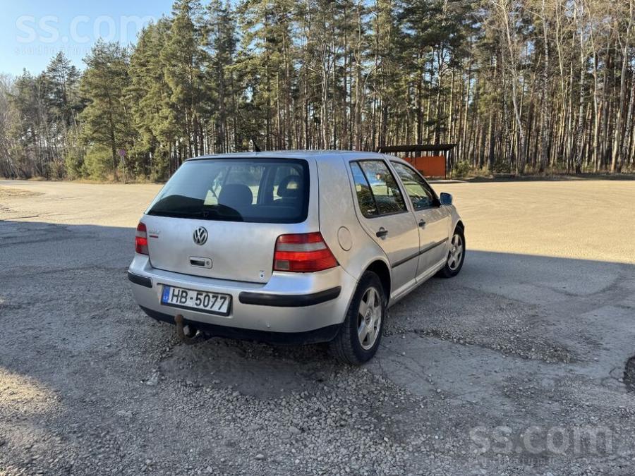 Pelēks Volkswagen Golf 2003 Rīga, ar dzinēja tilpumu 1.90 L un nobraukumu 570 tūkst. km par 1000 €, foto 5 vietnē AUTOMOTO.COM.LV