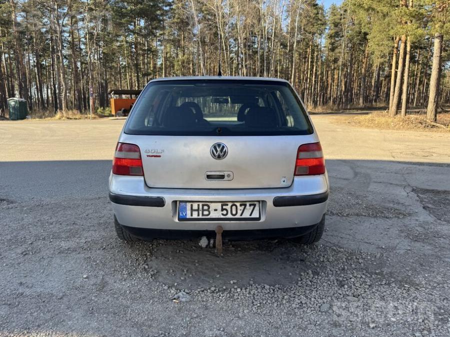 Pelēks Volkswagen Golf 2003 Rīga, ar dzinēja tilpumu 1.90 L un nobraukumu 570 tūkst. km par 1000 €, foto 6 vietnē AUTOMOTO.COM.LV