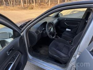 Pelēks Volkswagen Golf 2003 Rīga, ar dzinēja tilpumu 1.90 L un nobraukumu 570 tūkst. km par 1000 €, foto 11 vietnē AUTOMOTO.COM.LV
