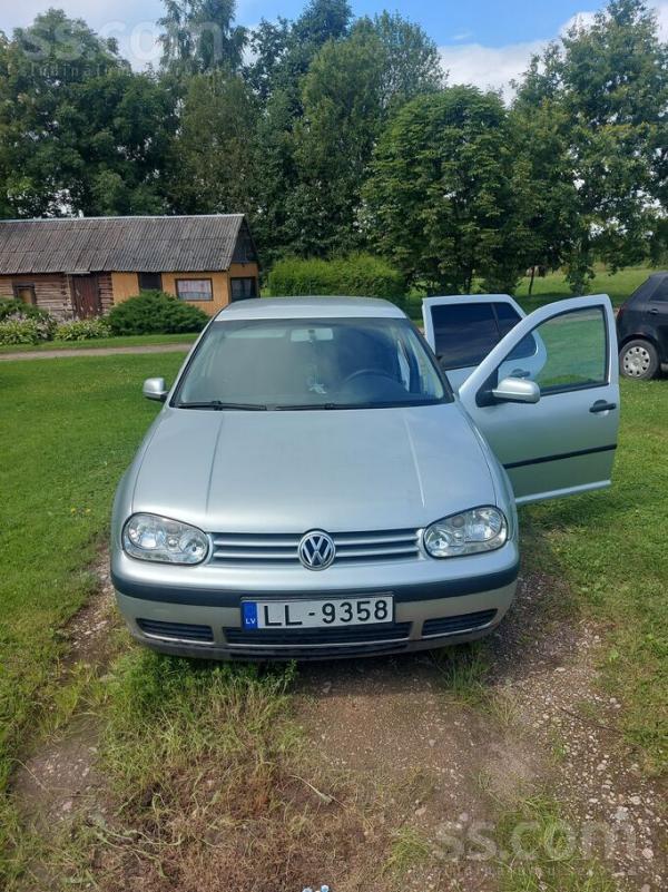 Pelēks Volkswagen Golf 2003 Daugavpils, ar dzinēja tilpumu 1.90 L un nobraukumu 330 tūkst. km par 1200 €, foto 5 vietnē AUTOMOTO.COM.LV
