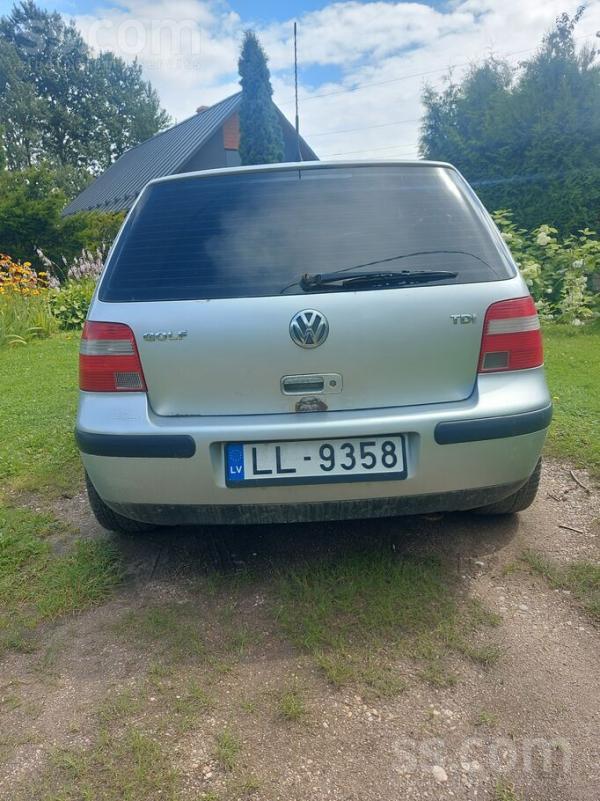 Pelēks Volkswagen Golf 2003 Daugavpils, ar dzinēja tilpumu 1.90 L un nobraukumu 330 tūkst. km par 1200 €, foto 7 vietnē AUTOMOTO.COM.LV