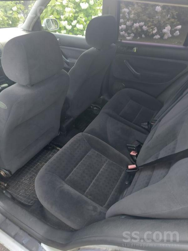 Pelēks Volkswagen Golf 2003 Daugavpils, ar dzinēja tilpumu 1.90 L un nobraukumu 330 tūkst. km par 1200 €, foto 6 vietnē AUTOMOTO.COM.LV