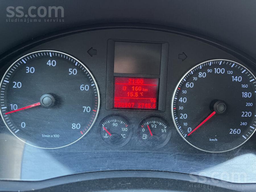 Pelēks Volkswagen Golf 2003 Valmiera, ar dzinēja tilpumu 1.60 L un nobraukumu 230 tūkst. km par 1250 €, foto 7 vietnē AUTOMOTO.COM.LV