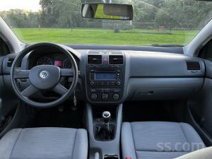 Pelēks Volkswagen Golf 2003 Valmiera, ar dzinēja tilpumu 1.60 L un nobraukumu 230 tūkst. km par 1250 €, foto 8 vietnē AUTOMOTO.COM.LV