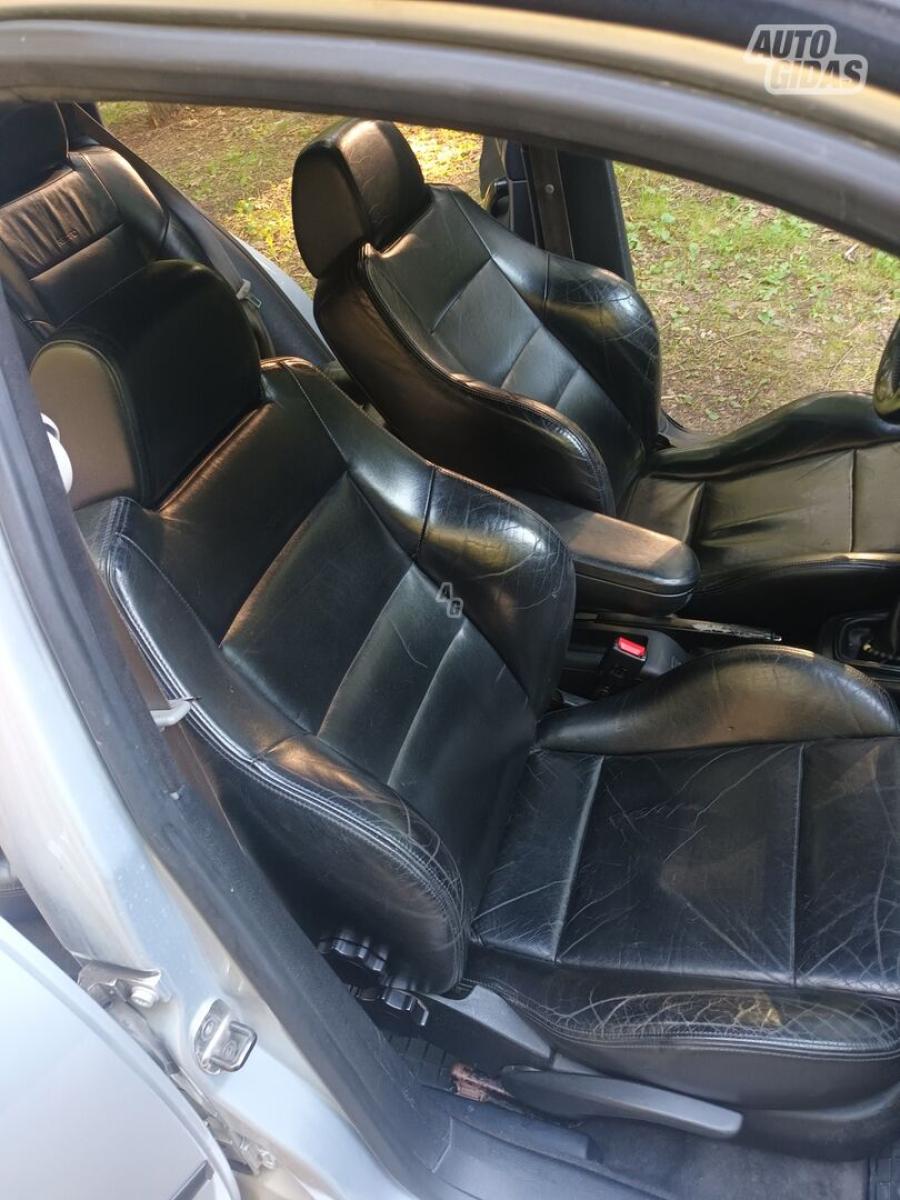 Grey Volkswagen Golf 2003 in Vilnius, with an engine capacity of 1.90 L and mileage of 385 thousand km for 1000 €, photo 8 on AUTOMOTO.COM.LV