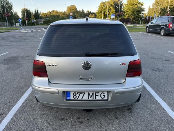 Pelēks Volkswagen Golf 2003 Saue, ar dzinēja tilpumu 1.90 L un nobraukumu 291 tūkst. km par 2200 €, foto 3 vietnē AUTOMOTO.COM.LV
