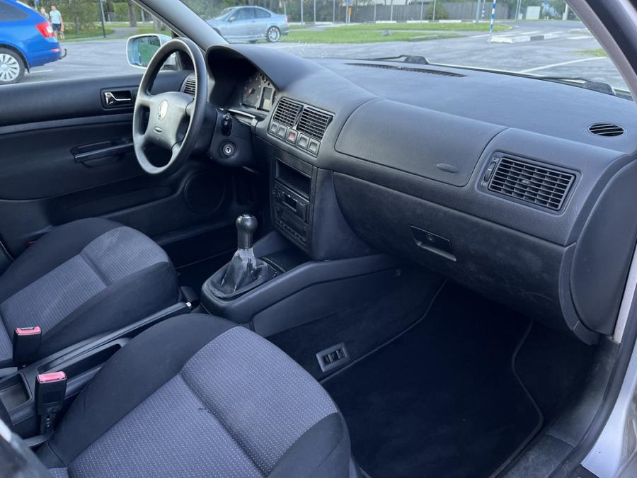 Pelēks Volkswagen Golf 2003 Saue, ar dzinēja tilpumu 1.90 L un nobraukumu 291 tūkst. km par 2200 €, foto 23 vietnē AUTOMOTO.COM.LV