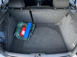 Pelēks Volkswagen Golf 2003 Saue, ar dzinēja tilpumu 1.90 L un nobraukumu 291 tūkst. km par 2200 €, foto 25 vietnē AUTOMOTO.COM.LV