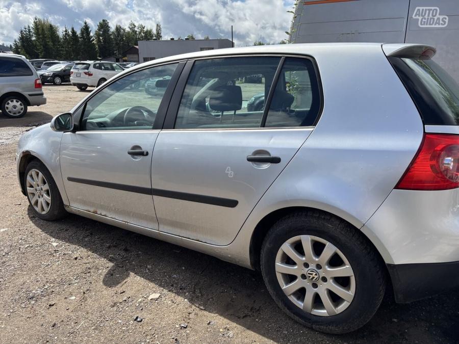Grey Volkswagen Golf 2003 in Utena, with an engine capacity of 2.00 L and mileage of 370 thousand km for 550 €, photo 4 on AUTOMOTO.COM.LV