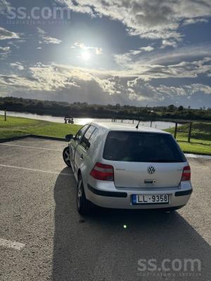 Pelēks Volkswagen Golf 2003 Preiļi, ar dzinēja tilpumu 1.90 L un nobraukumu 331 tūkst. km par 1800 €, foto 4 vietnē AUTOMOTO.COM.LV