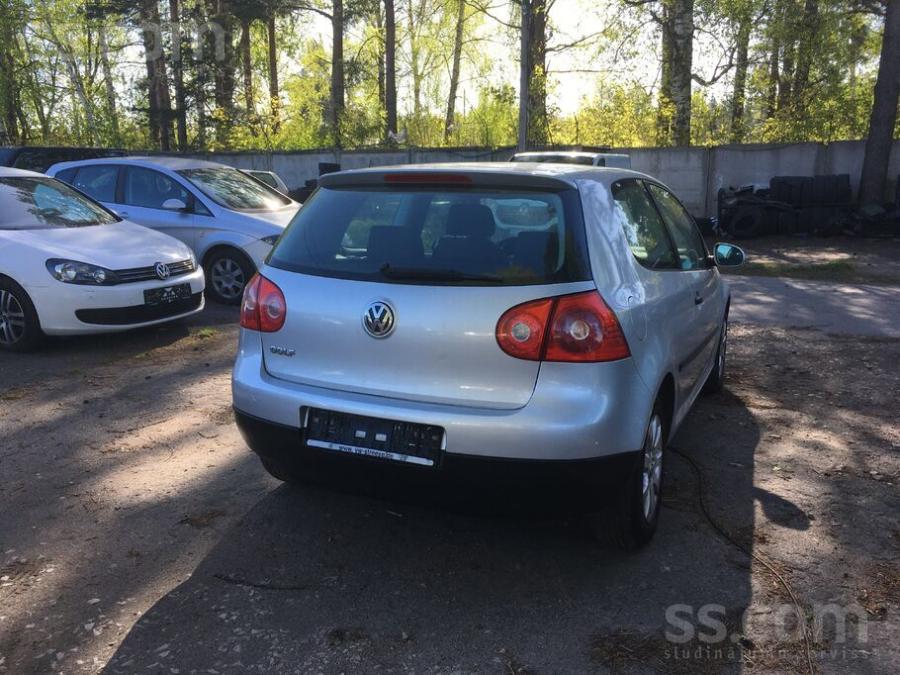 Grey Volkswagen Golf 2004 in Riga, with an engine capacity of 1.40 L and mileage of 0 thousand km for 2500 €, photo 4 on AUTOMOTO.COM.LV