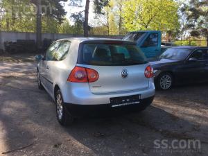 Grey Volkswagen Golf 2004 in Riga, with an engine capacity of 1.40 L and mileage of 0 thousand km for 2500 €, photo 8 on AUTOMOTO.COM.LV