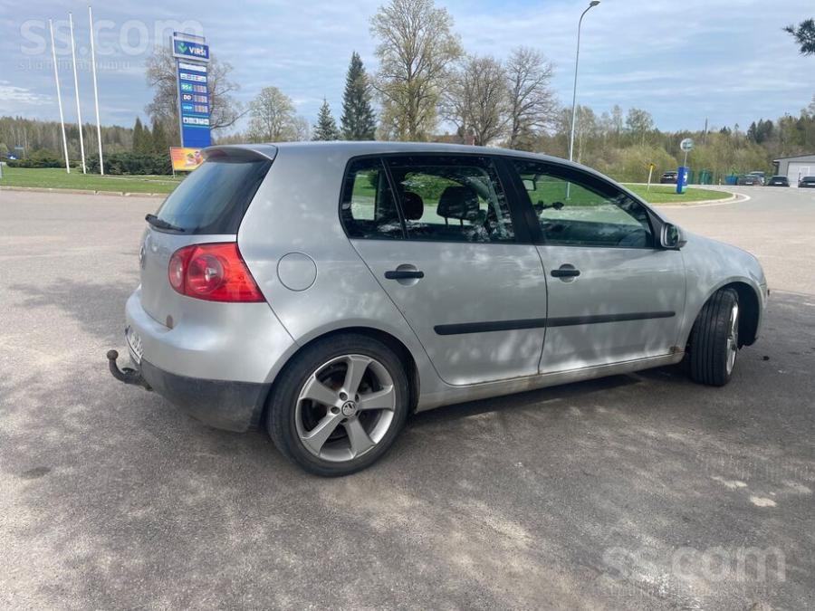Pelēks Volkswagen Golf 2004 Cēsis, ar dzinēja tilpumu 1.40 L un nobraukumu 335 tūkst. km par 850 €, foto 3 vietnē AUTOMOTO.COM.LV