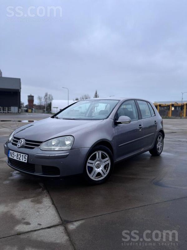 Pelēks Volkswagen Golf 2004 Liepāja, ar dzinēja tilpumu 1.90 L un nobraukumu 281 tūkst. km par 2300 €, foto 1 vietnē AUTOMOTO.COM.LV