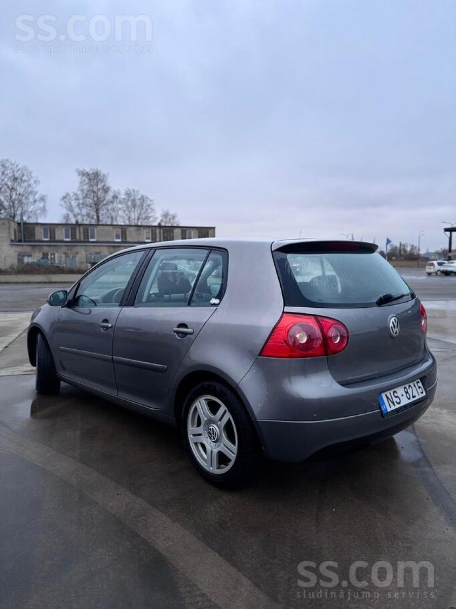 Grey Volkswagen Golf 2004 in Liepaja, with an engine capacity of 1.90 L and mileage of 281 thousand km for 2300 €, photo 7 on AUTOMOTO.COM.LV