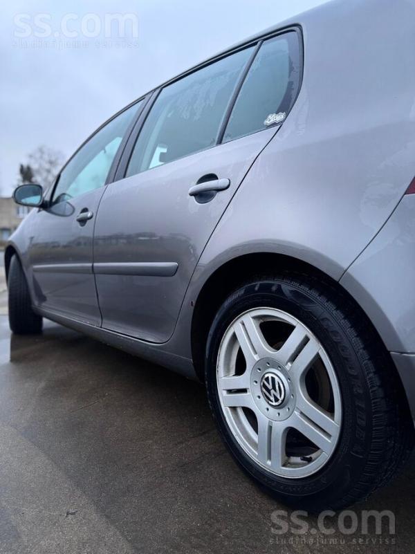 Pelēks Volkswagen Golf 2004 Liepāja, ar dzinēja tilpumu 1.90 L un nobraukumu 281 tūkst. km par 2300 €, foto 9 vietnē AUTOMOTO.COM.LV