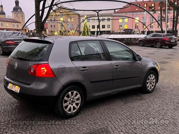 Pelēks Volkswagen Golf 2004 Tartu, ar dzinēja tilpumu 1.90 L un nobraukumu 341 tūkst. km par 1900 €, foto 2 vietnē AUTOMOTO.COM.LV