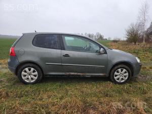 Pelēks Volkswagen Golf 2004 Jelgava, ar dzinēja tilpumu 2.00 L un nobraukumu 328 tūkst. km par 600 €, foto 2 vietnē AUTOMOTO.COM.LV