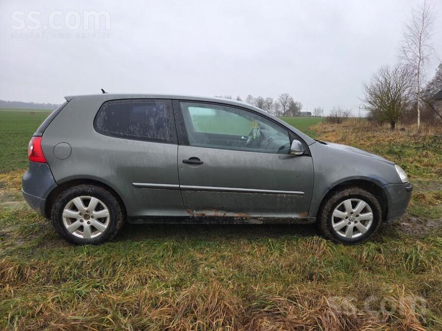 Pelēks Volkswagen Golf 2004 Jelgava, ar dzinēja tilpumu 2.00 L un nobraukumu 328 tūkst. km par 600 €, foto 2 vietnē AUTOMOTO.COM.LV