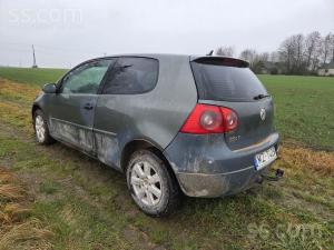 Pelēks Volkswagen Golf 2004 Jelgava, ar dzinēja tilpumu 2.00 L un nobraukumu 328 tūkst. km par 600 €, foto 4 vietnē AUTOMOTO.COM.LV