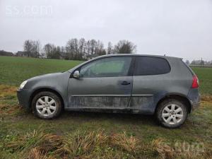 Pelēks Volkswagen Golf 2004 Jelgava, ar dzinēja tilpumu 2.00 L un nobraukumu 328 tūkst. km par 600 €, foto 5 vietnē AUTOMOTO.COM.LV